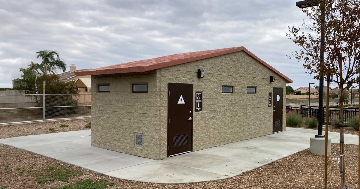 Flush Restroom | Multiuser | Dakota | CXT