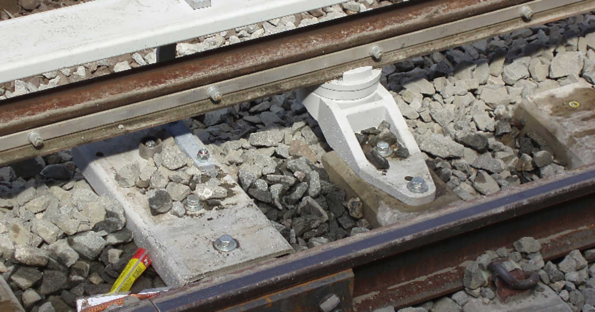 Contact Rails and Insulators | L.B. Foster