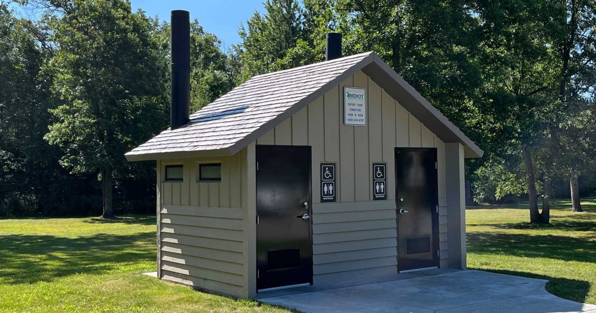 Double Vault Restroom | Double Cascadian | CXT