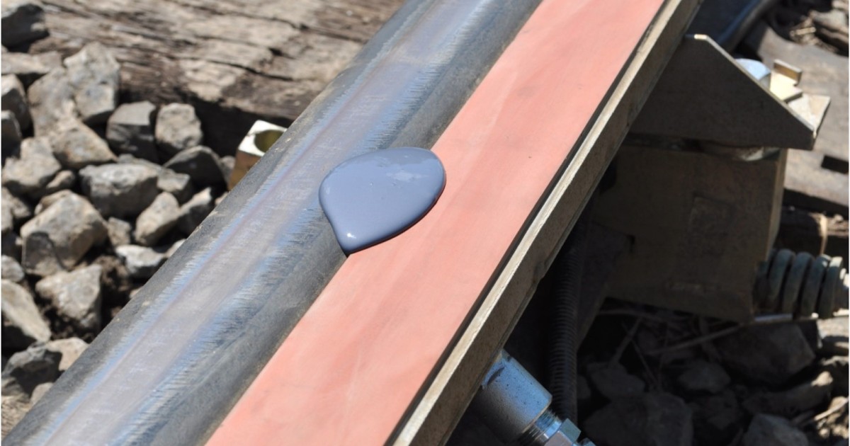 Trackside Top of Rail Friction Management | L.B. Foster